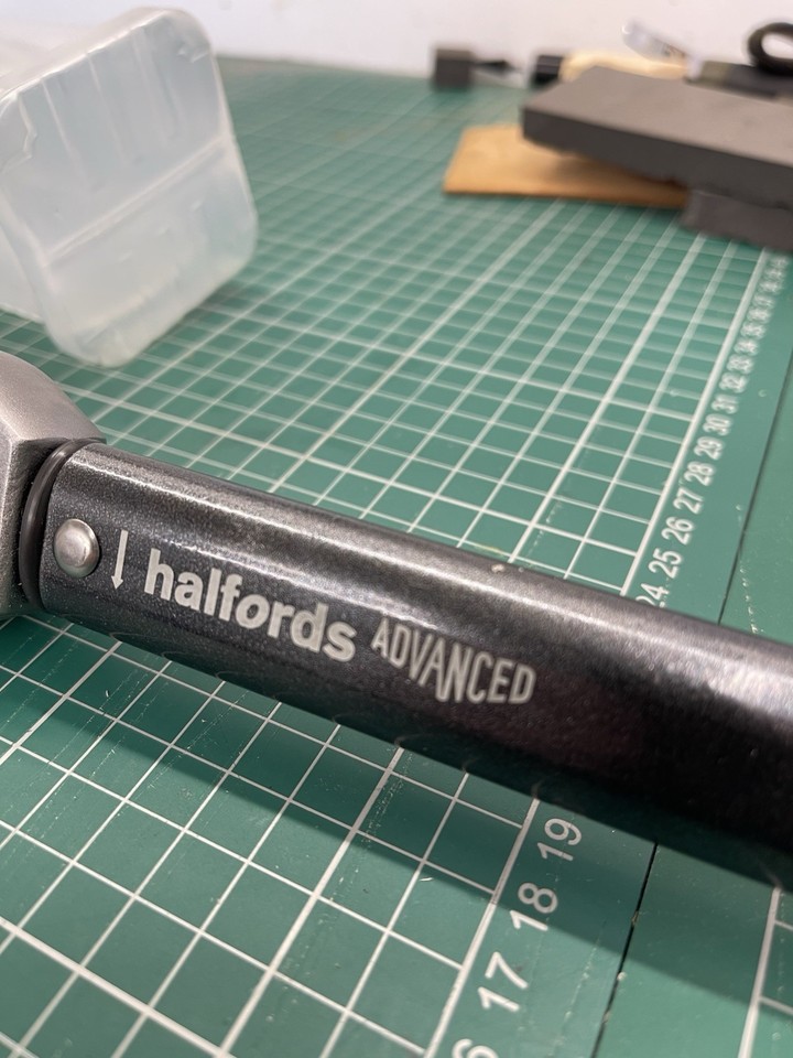 Halfords Advanced Torque wrench 40 to 200 N.m 30 to 150 lbf.ft 1/2 ...