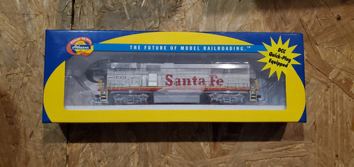 Athearn 88805 HO Scale Santa Fe War bonnet GP60B #339 Free ship! | eBay