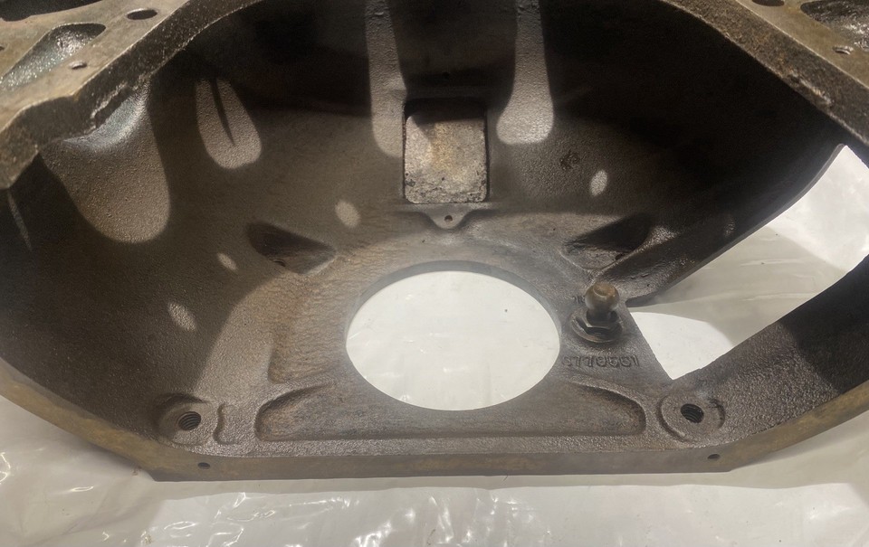 GM 3779551 BELLHOUSING 1958-62 CHEVY 235 261 6cyl SPLIT HOUSING ...