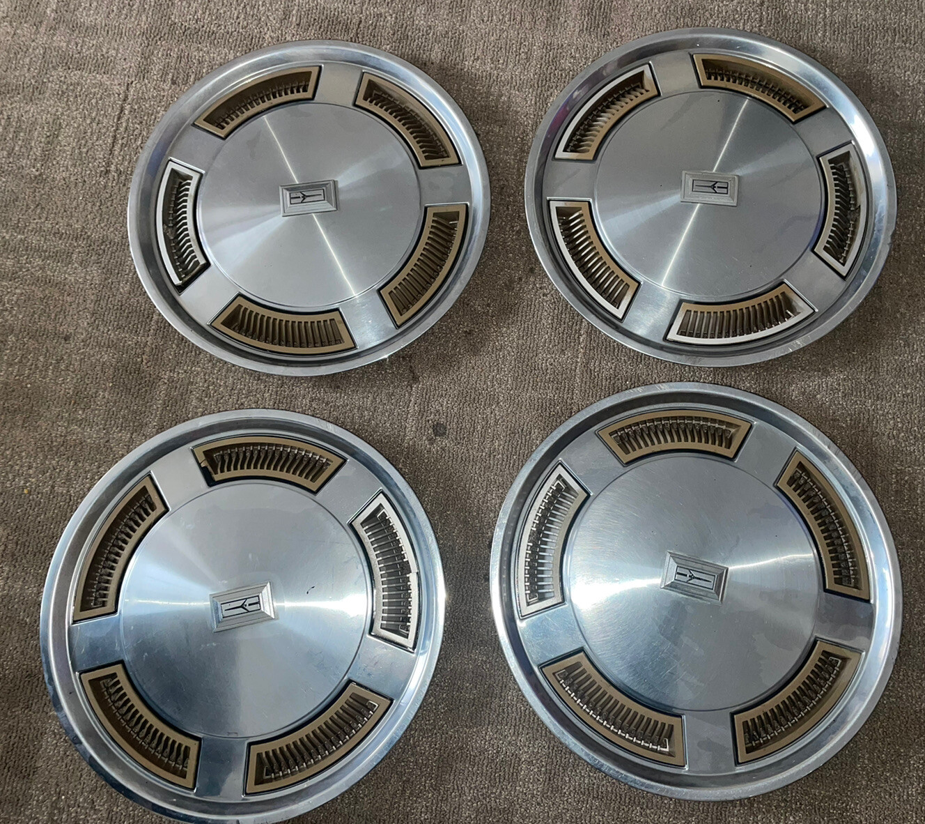 4 Vintage Oldsmobile Cutlass 1980s -92 Oldsmobile Cutlass Hubcaps Nice ...