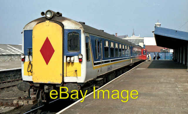 Photo 6x4 Train, Portrush (August 1991) A NIR three-car 80 class set (7 ...