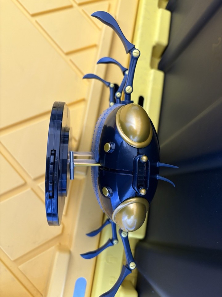 DC Comics Heroclix "The Bug" V007 vehicle, which is Blue Beetle's ...