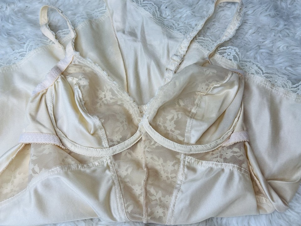 Vtg YOUNG SMOOTHIE 36B Ivory Satin Nylon Lace Underwire Body Suit Teddy ...