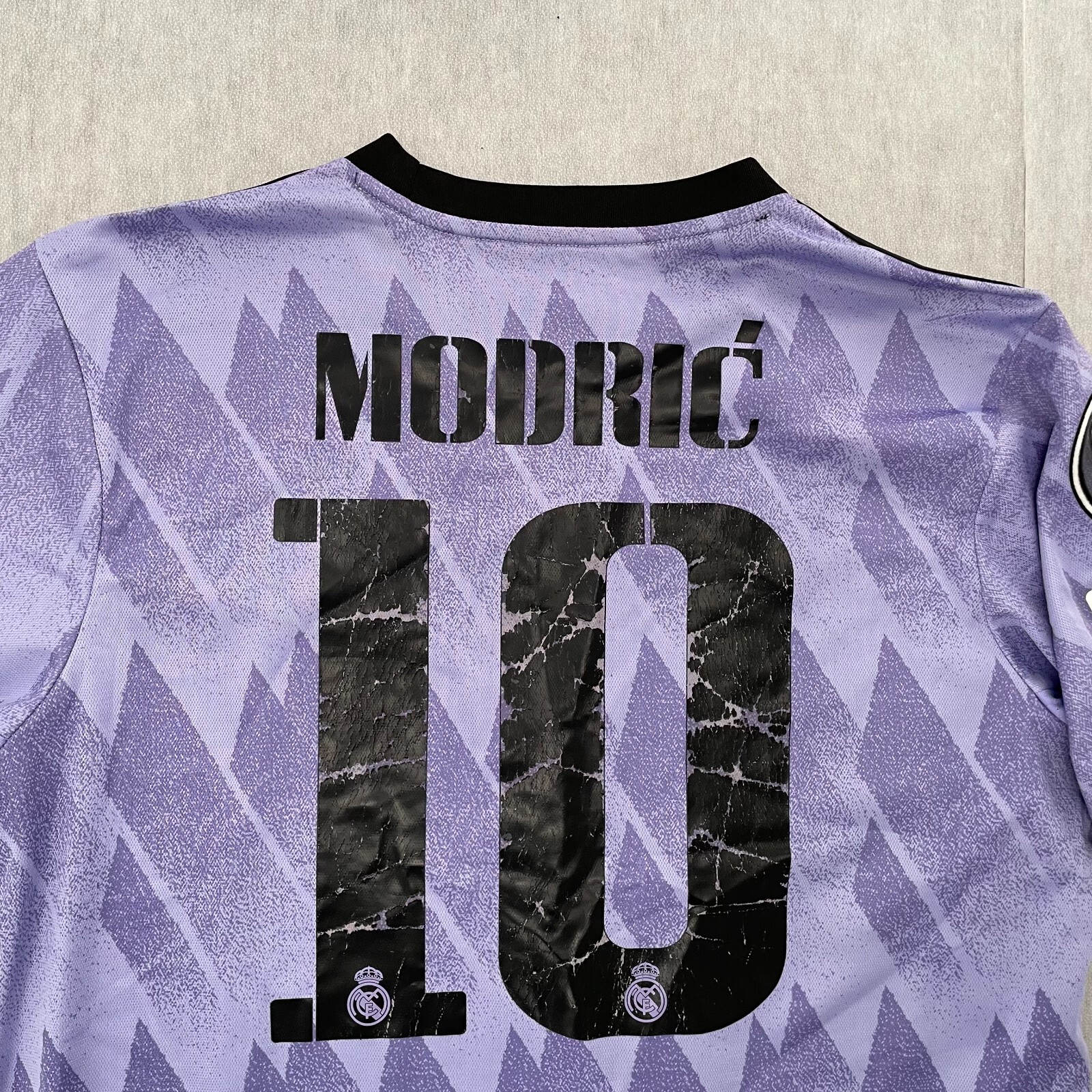 Real Madrid Modric Jersey Adult Large Purple Adidas Soccer Futbol Logo ...