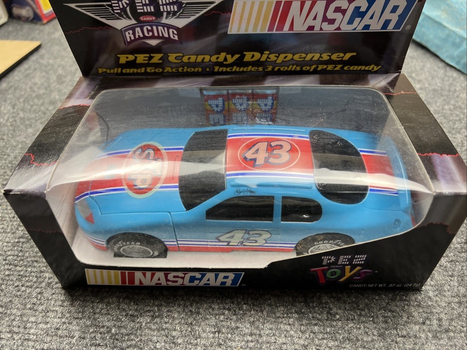 PEZ NASCAR #43 Richard Petty Race Car Pull & Go Candy Dispenser NEW ...