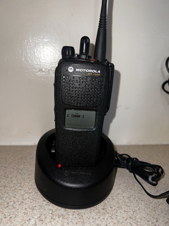 Motorola MT 1500 UHF 450-520 MHz Portable Radio, 48 Channels ...