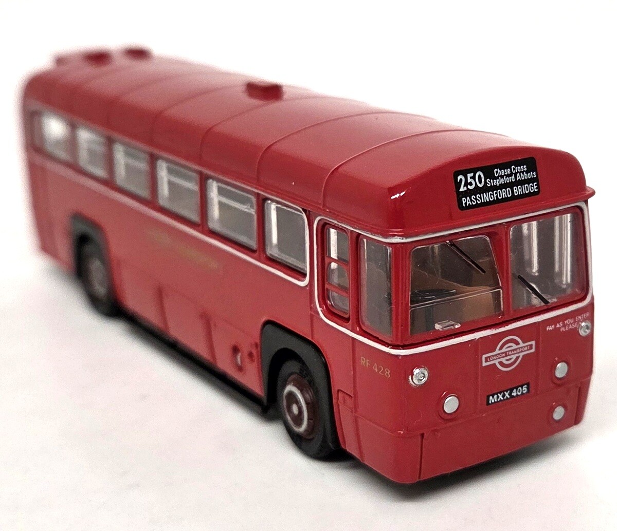 EFE 1/76 AEC RF Bus London Transport Passingford Bridge 23302 WORN BOX ...