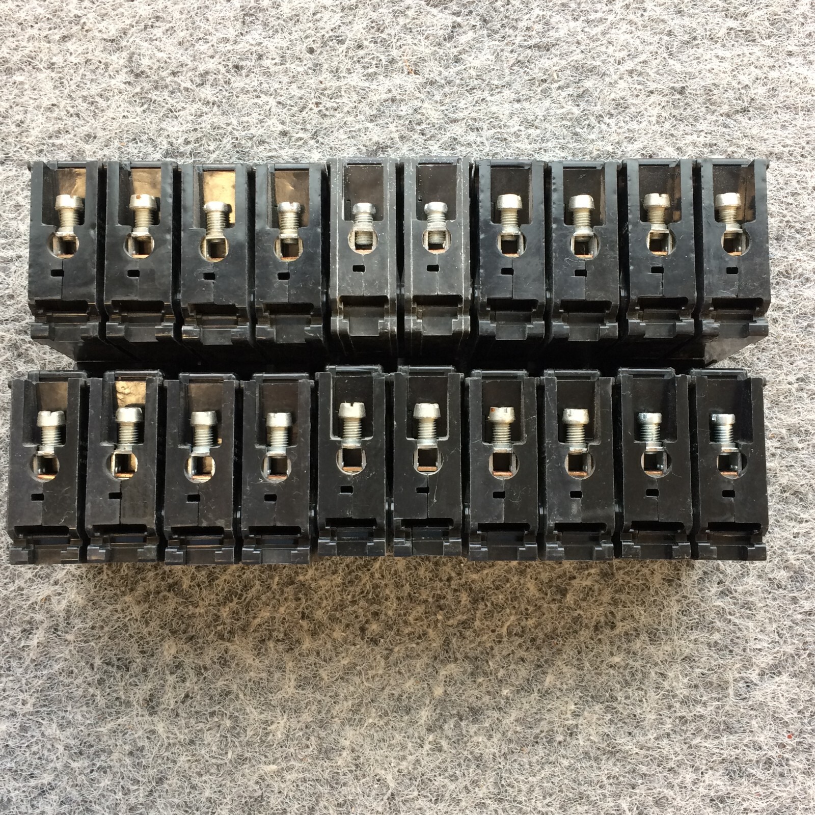 Lot of 10 Eaton BR220 20 Amp 2 Pole 120 240V AC C220 Plug In Circuit ...