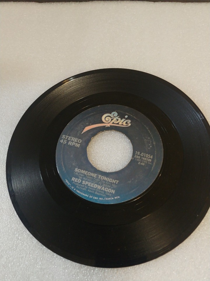 7" 45 RPM REO SPEEDWAGON TAKE IT ON THE RUN / SOMEONE TONIGHT EPIC 19 ...