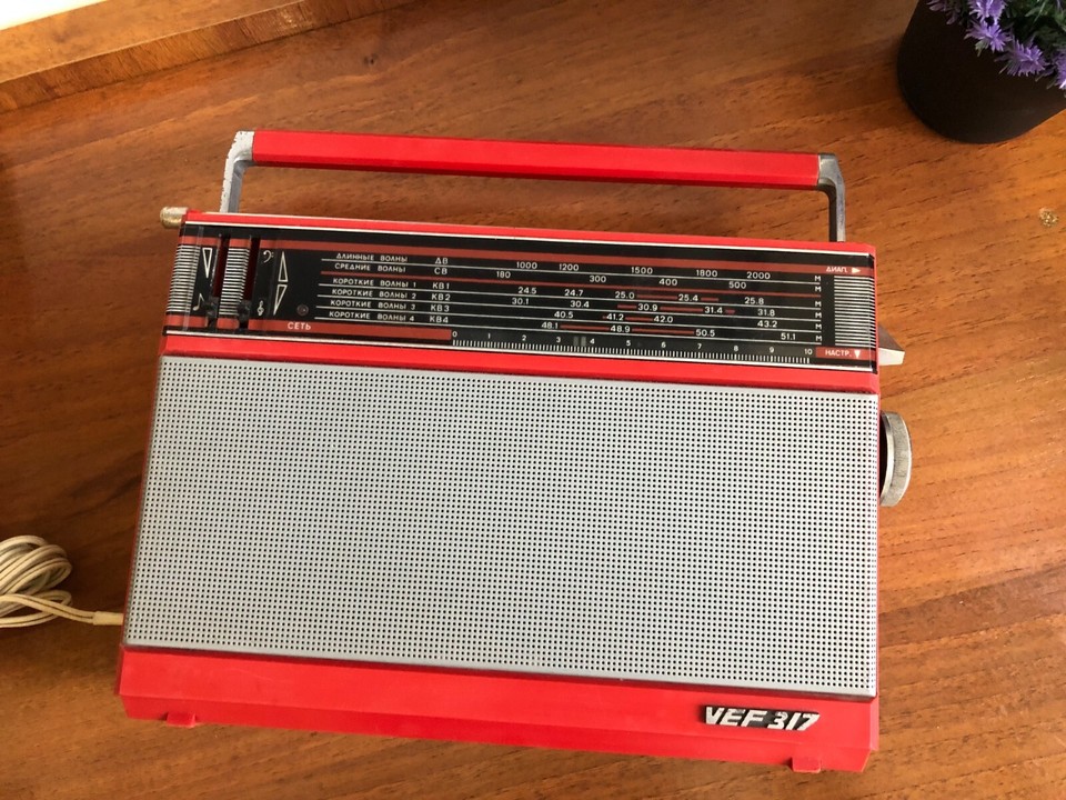Rare working vintage Soviet transistor radio VEF 317,Red 1980 USSR | eBay