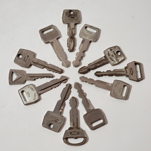 Vintage Lot Of 12 Old Ford Keys In a Variety Of Cuts And Sizes | eBay