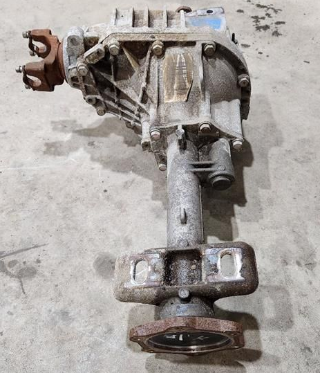 2007-2013 Cadillac Escalade Front Differential Carrier Assembly OEM 3. ...