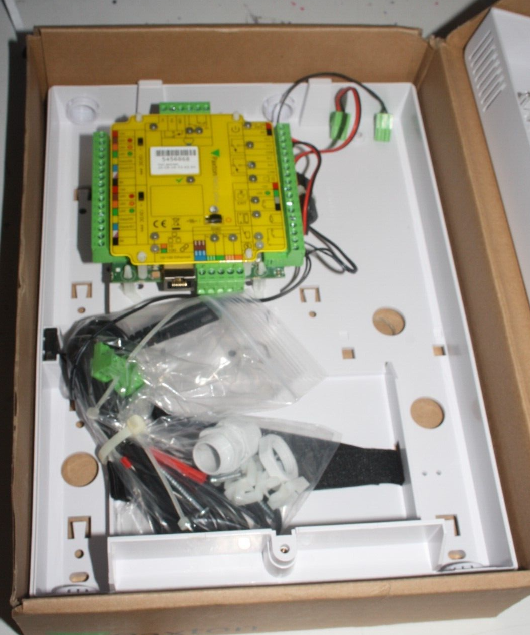 Paxton Net2 Plus Single Door Controller with 12V 2A PSU Plastic Cabinet ...