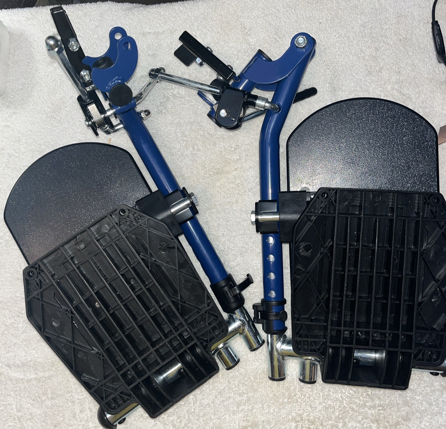 Drive LK3JELR Elevating Legrests for Drive Wheelchairs 1 Pair for sale online | eBay