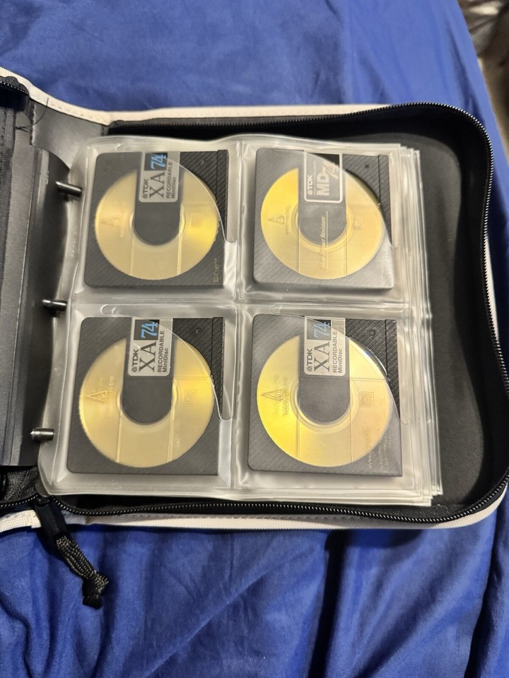 mini disc case logic Book . 24 Disc Capacity. 4 74 Min TDK Disc ...