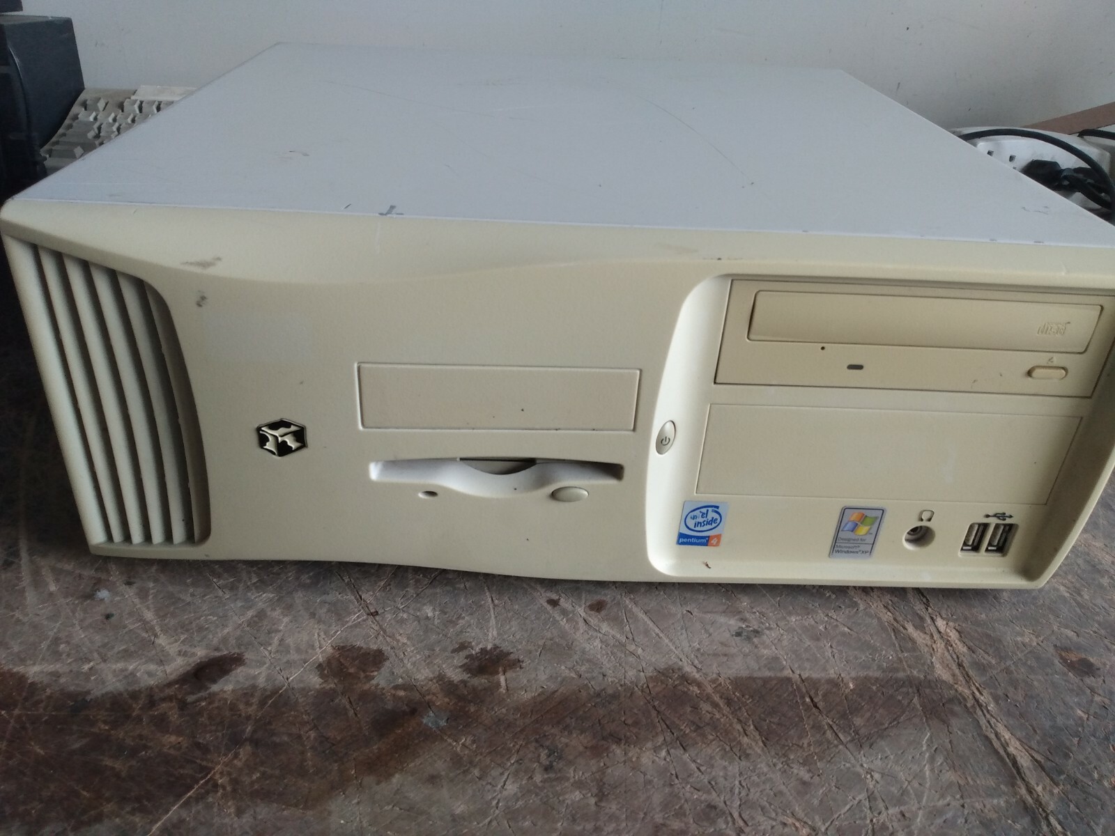 VINTAGE GATEWAY INTEL PENTIUM 4 DESKTOP COMPUTER HARD DRIVE 40GB MEMORY ...
