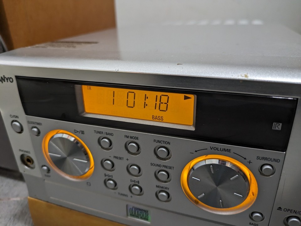 Sanyo AWM-3500 Micro Shelf System CD Player AM/FM Stereo Radio with ...