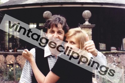 PAUL AND LINDA McCARTNEY 1980 Candid Fan Photo Peasmarsh Home Beatles ...