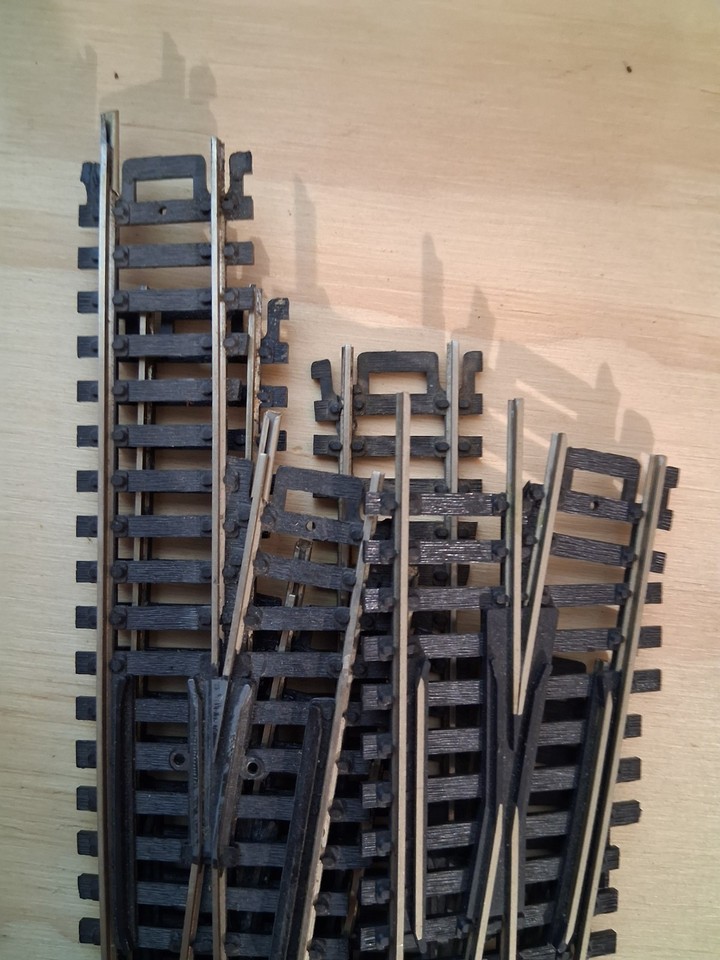 Atlas HO, switches (7 #4 3-RH & 4-LH) + (8 #6 4-RH & 4-LH) Batch # ...