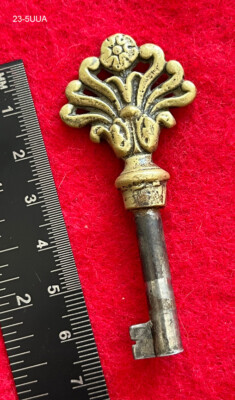 Old Skeleton Key Genuine Antique Key Fancy Brass Bow - More Rare Keys ...