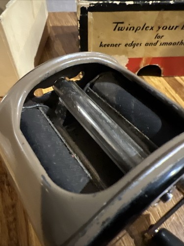 Vintage G-100 Twinplex Stropper W/ Box Razor Blade Sharpener Gillette ...