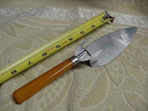 Vintage UNUSUAL BUTTERSCOTCH BAKELITE pie/cake server/spatula kitchen ...