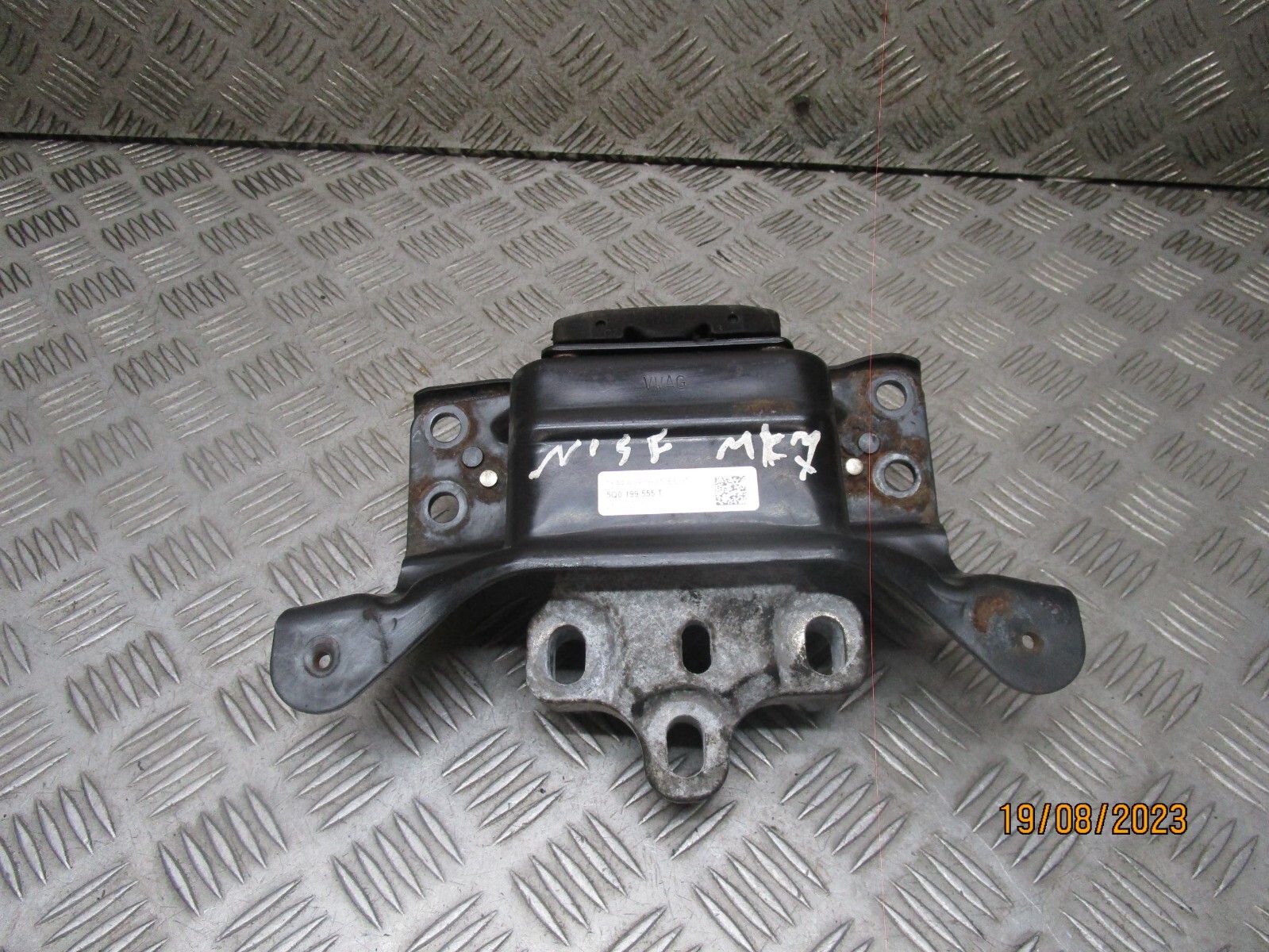 2015 VW GOLF MK7 1.6 TDI CLH PASSENGER SIDE FRONT ENGINE MOUNT ...