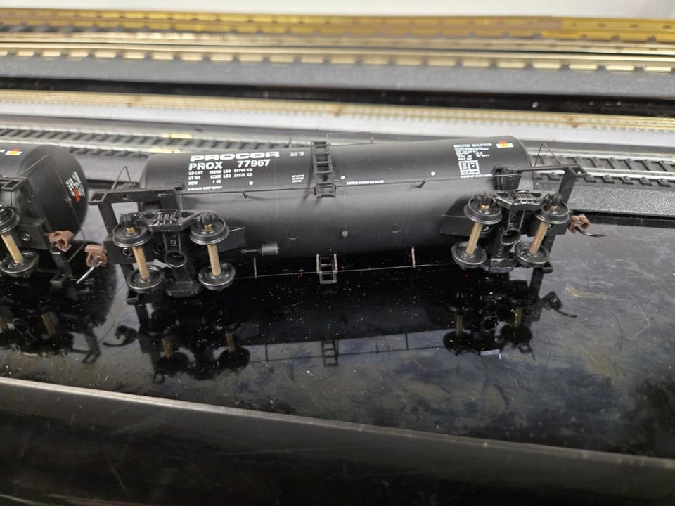 JBF Walthers 932-27206 UTLX 16000 Gal. Procor Funnel Flow Tank Car Pair ...