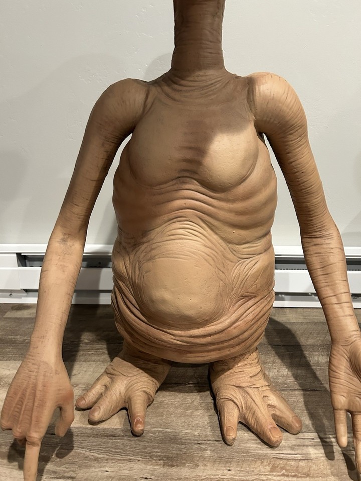 Neca Life Size E.T. Foam Figure Replica 3 Feet Tall Action Figure | eBay