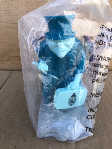 DISNEYLAND HAUNTED MANSION PHINEAS HITCHIKING GHOST SOUVENIR POPCORN ...