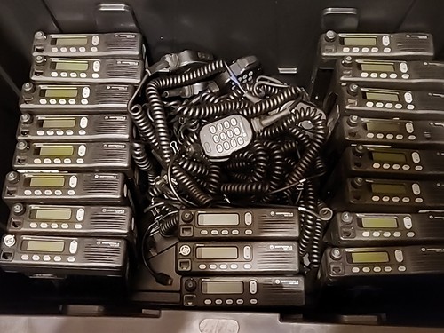 Motorola MCS2000 Digital Two-Way Mobile Radio M01HX+812W (LOT OF 21) | eBay