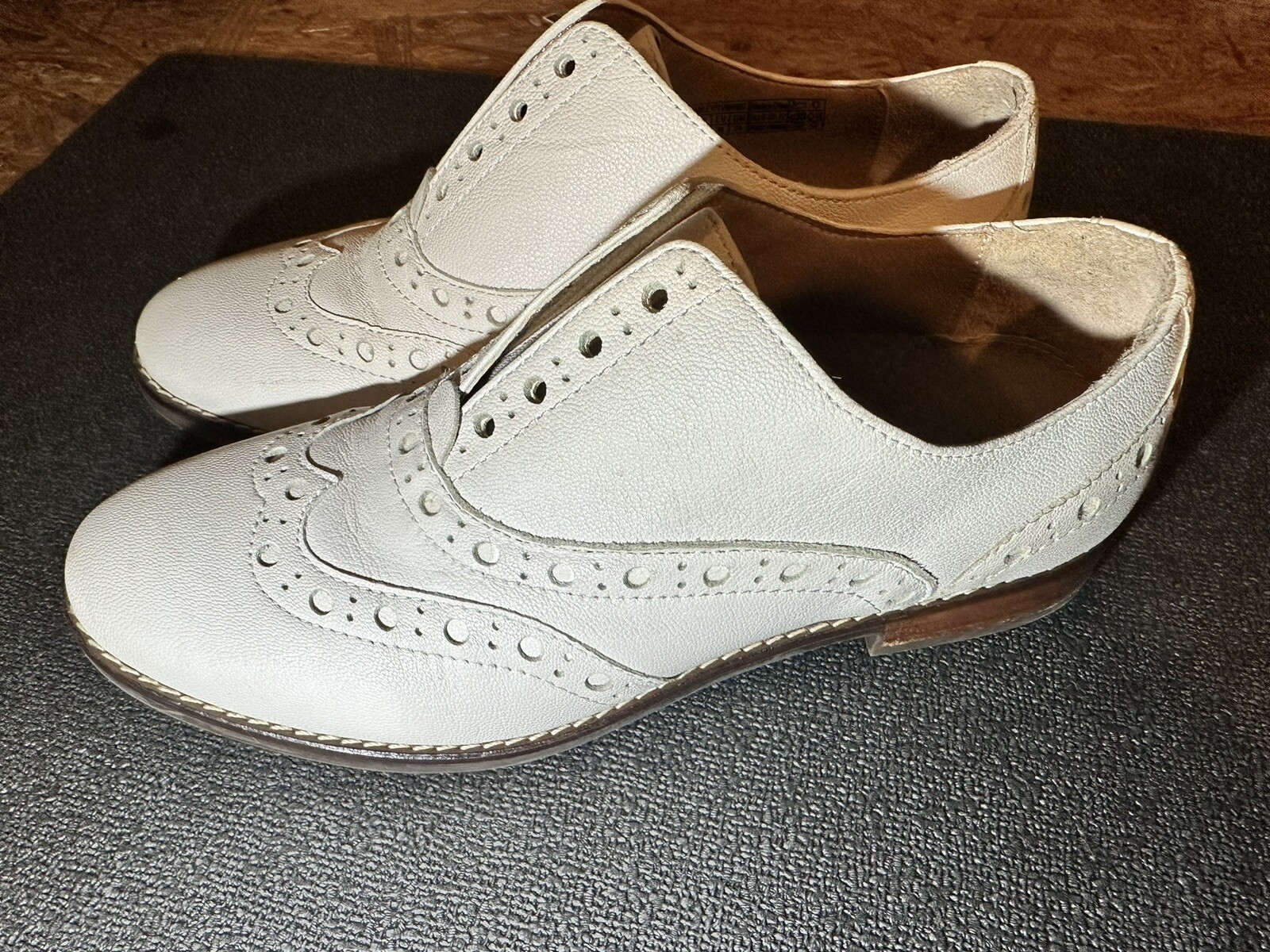 Vionic 356 Hadley Patent Leather White Oxford Dress S… - Gem