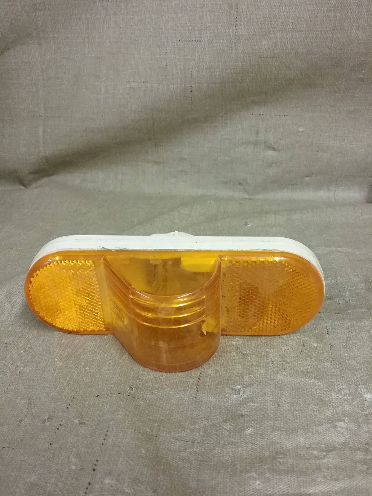 4070 Signal-Stat 4070 Series Orange Stop Turn Tail Light Oblong/Oval ...