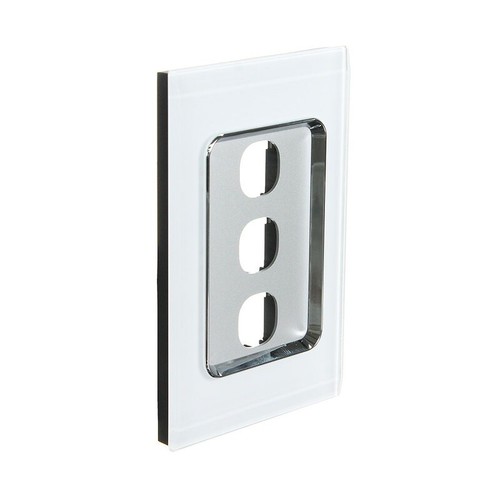 Clipsal by Schneider Electric CLIPSAL SATURN 4033VHPW | 3 Gang 30 ...