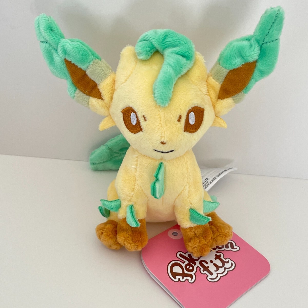 Leafeon Sitting