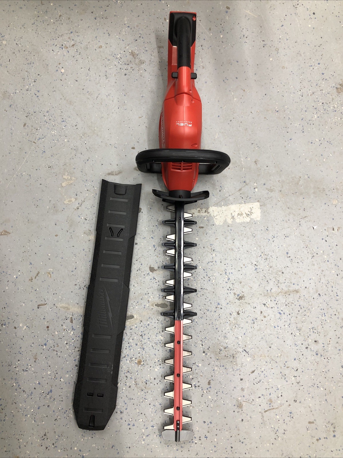 Milwaukee 3033-20 M18 FUEL 18-Volt 24 in. Brushless Cordless Tool Only ...