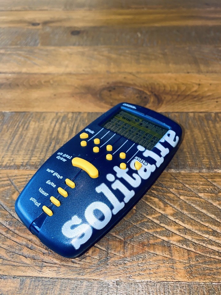 Radica Pocket Solitaire Electronic Handheld Game 2-in-1 Klondike Vegas ...