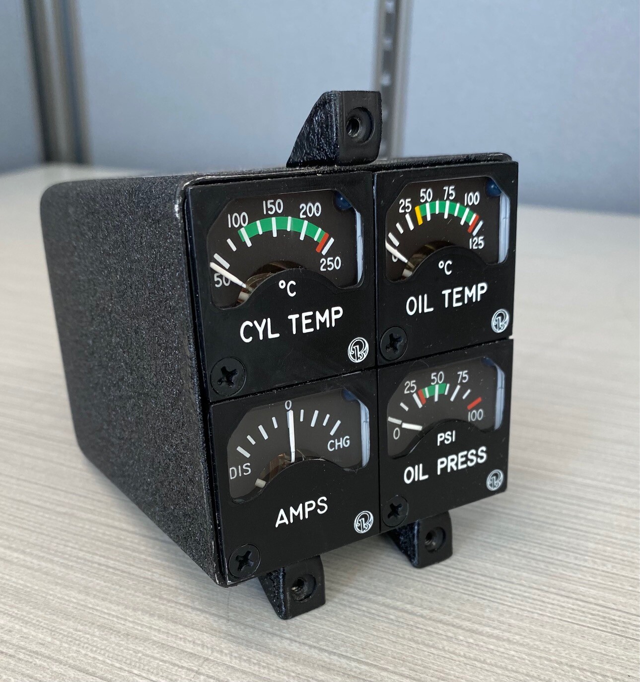 Sigma Tek Engine Gauge Cluster | 1U305007