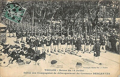 POSTCARD MILITARY - FRANCE - TOULON - - DISEMBARKING CRUISER DESCARTES ...
