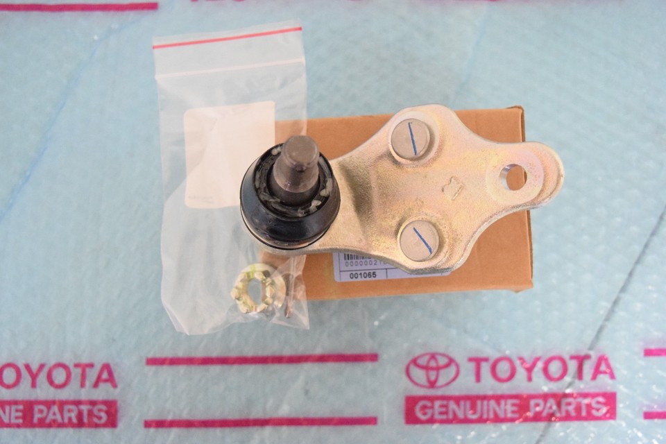 GENUINE TOYOTA CAMRY AVALON FRONT LOWER BALL JOINT RH OEM 4333009810 | eBay