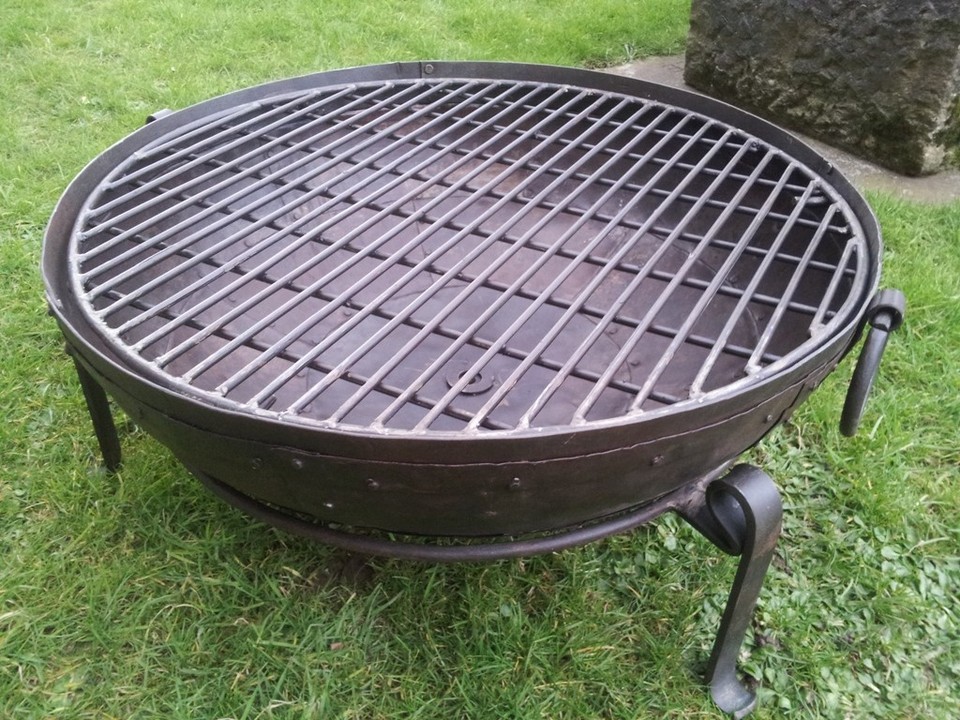 70cm Indian Fire Bowl / Fire Pit With Stand & Grill - Handmade Kadai ...