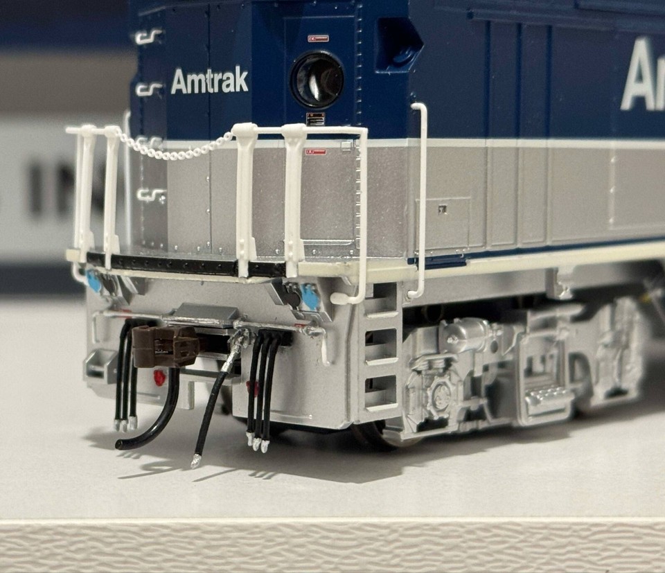 HO Scale Athearn F59PHI Detail Upgrade Kit - Rear MU Hoses & Coupler ...