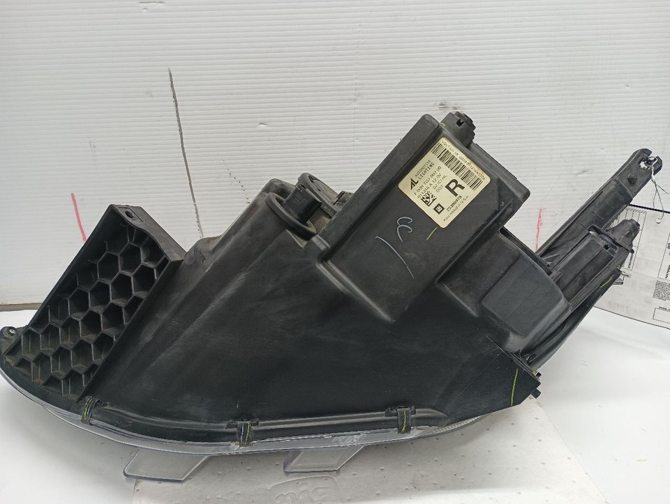 2016-2019 Chevrolet Volt Passenger Right Front Headlight Assembly ...