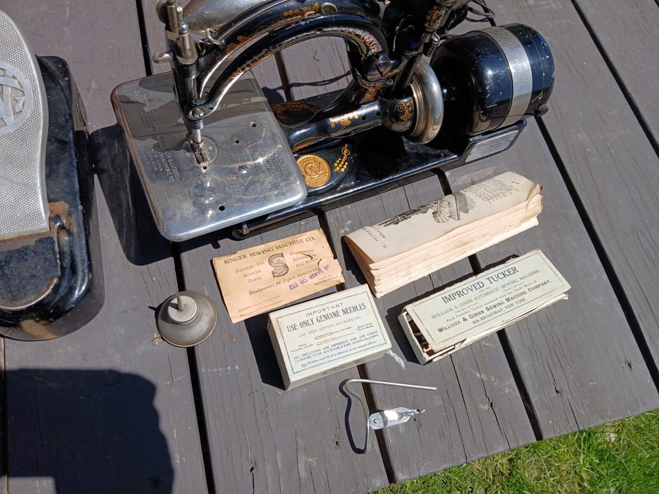Antique Rare Willcox and Gibbs Sewing Machine with Pedal and Case ...