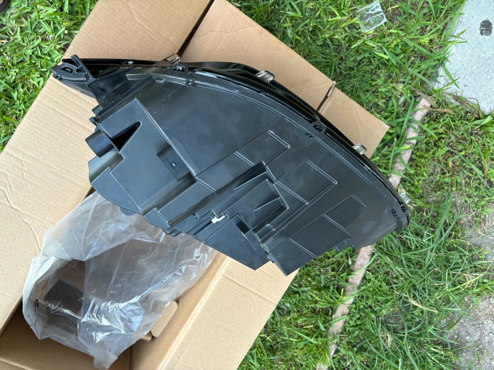 2016 2017 2018 2019 VOLVO XC90 HYBRID HEADLIGHT HALOGEN 31353140 NEW ...