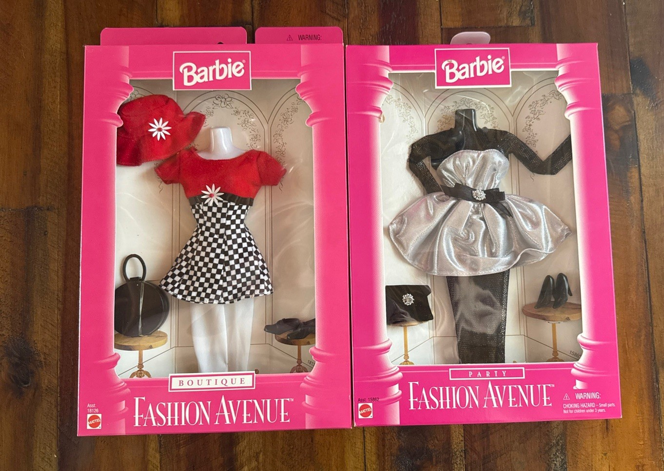 2 Barbie Fashion Avenue #18126 Boutique Red black Outfit 1997 silver ...
