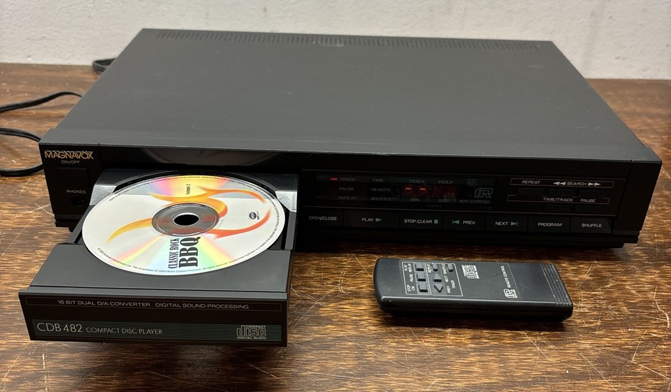MAGNAVOX CDB-482 Compact Disc CD Player - Tested W/ Remote - Eye ...