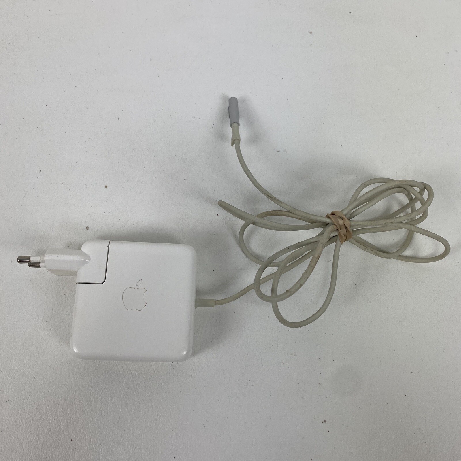 APPLE MacBook 60W MagSafe Power Adapter Charger A1184 International ...