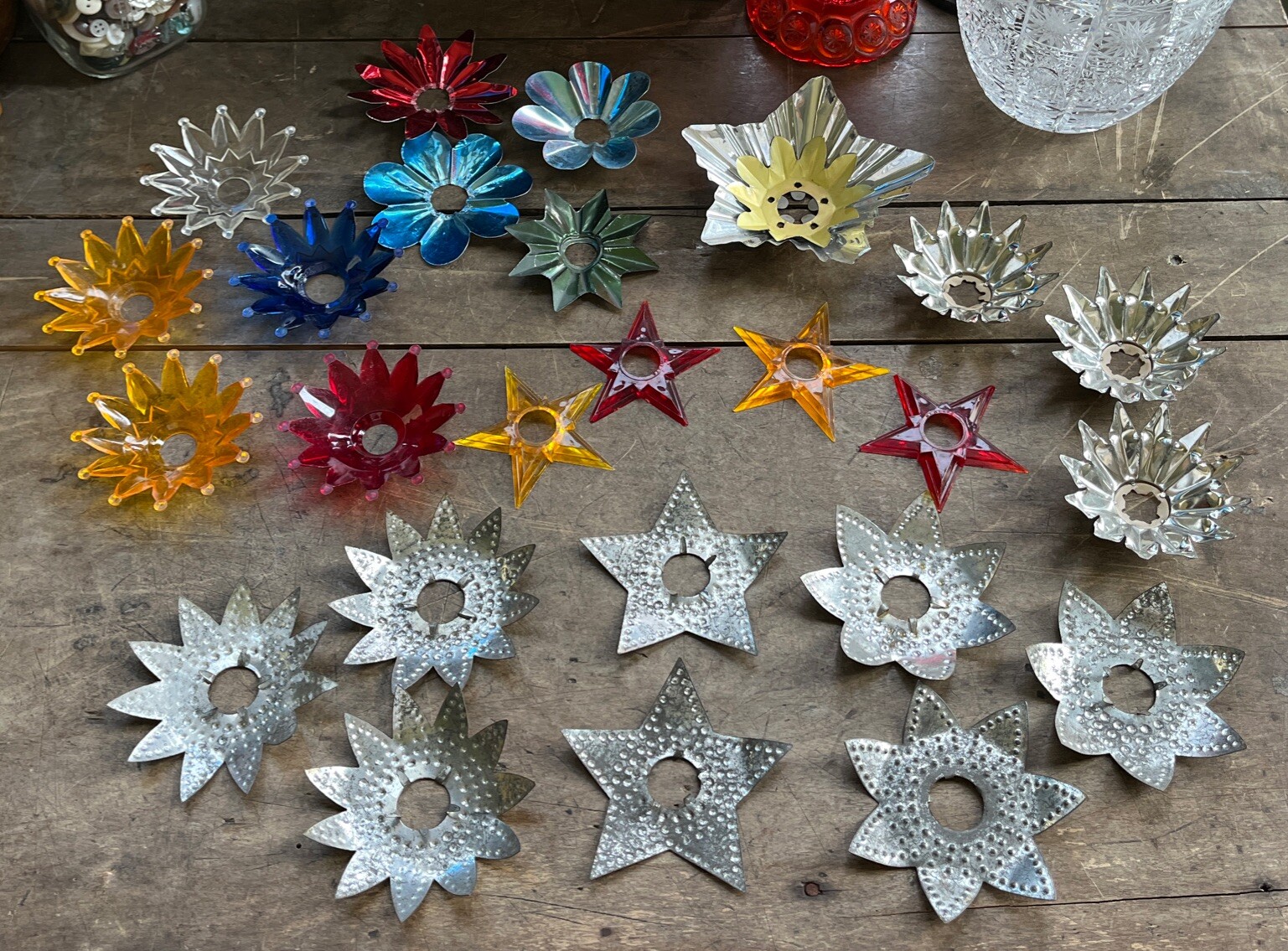 LOT OF 25 VINTAGE ALUMINUM, TIN & PLASTIC LIGHT REFLECTORS VTG ...