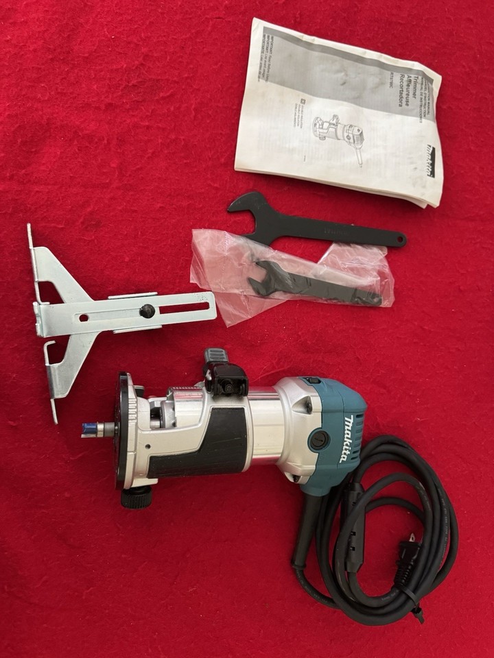 MAKITA RT0700C 1 -1/4 HP COMPACT ROUTER | eBay